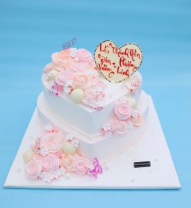Bánh gato tạo hình 3d trái tim hoa hồng 2 tầng lễ thành hôn hoành tráng ...